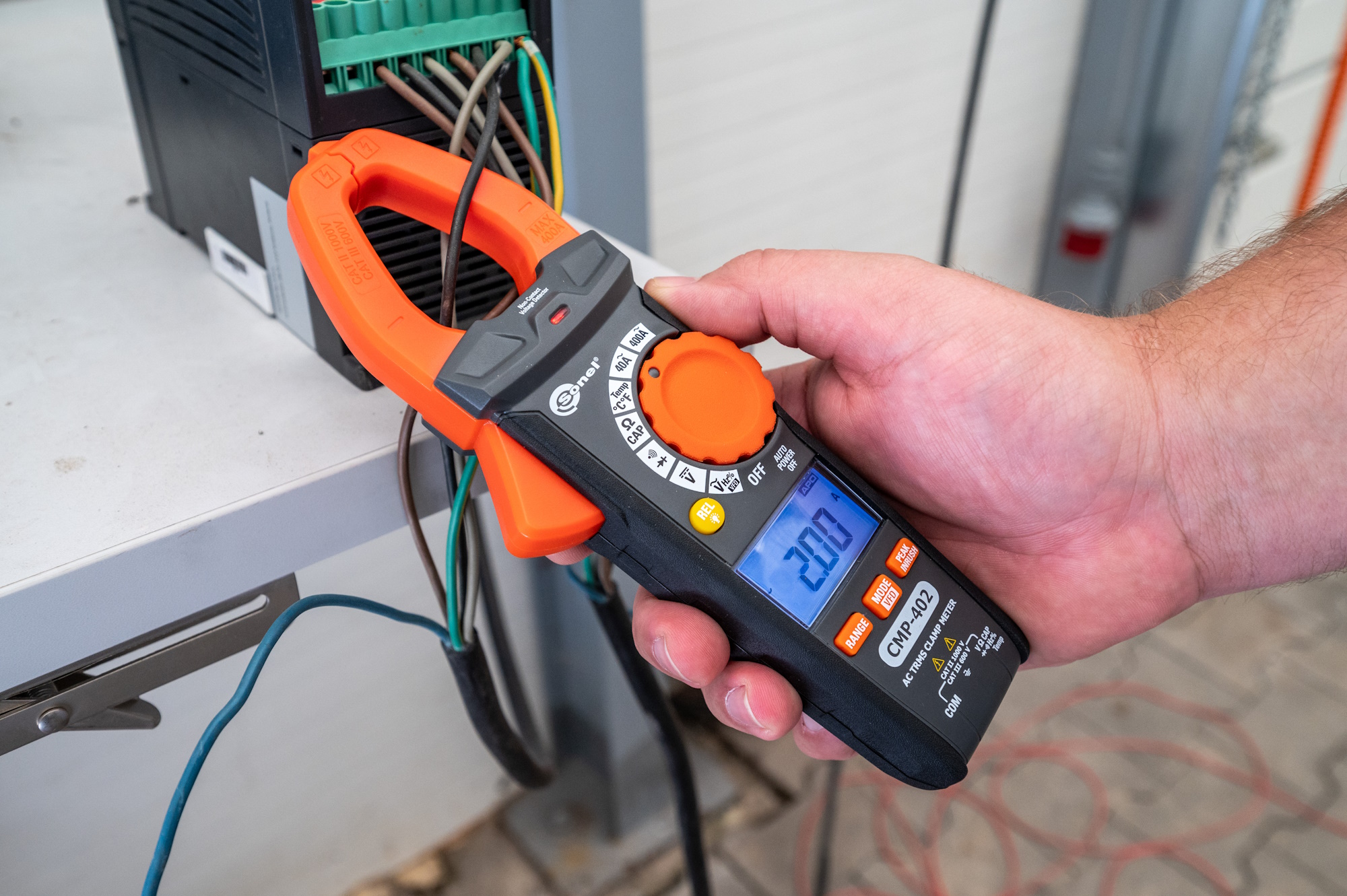 New generation of Sonel digital clamp meters - Sonel.sg